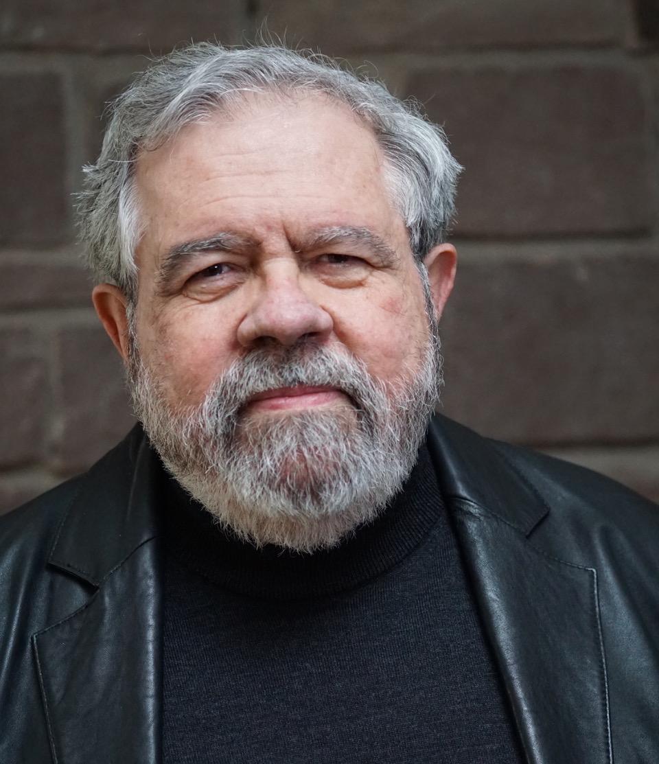 Pulitzer Prize winner lectures to aspiring journalists - The Leader